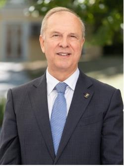 Antonio Ventosa named as new FEMS President | News | The Microbiologist