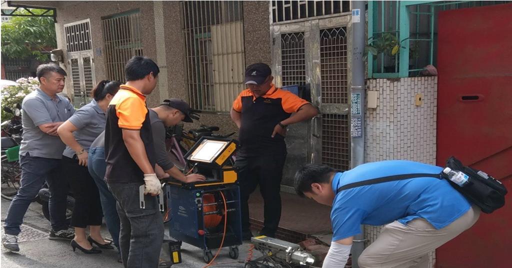 Robotic vehicles fight dengue-carrying mosquitos in Taiwan sewers | The ...